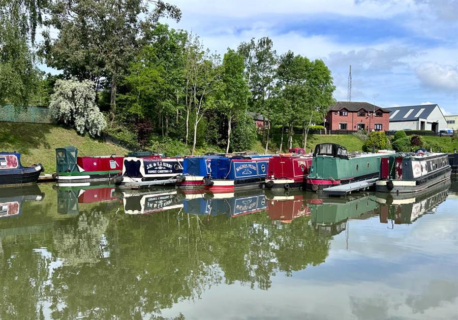 Our favourite narrowboat vlogging channels